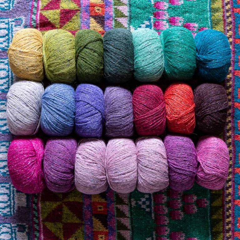 Techniques in Depth: How to Weave in Ends – Modern Daily Knitting