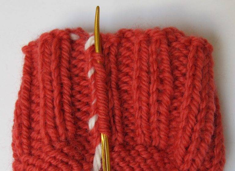 Techniques in Depth: How to Weave in Ends – Modern Daily Knitting