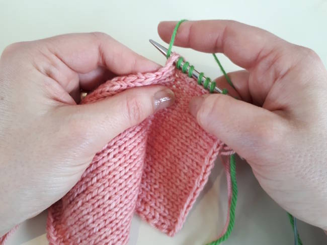 Techniques In Depth: How to Pick Up Stitches – Modern Daily Knitting