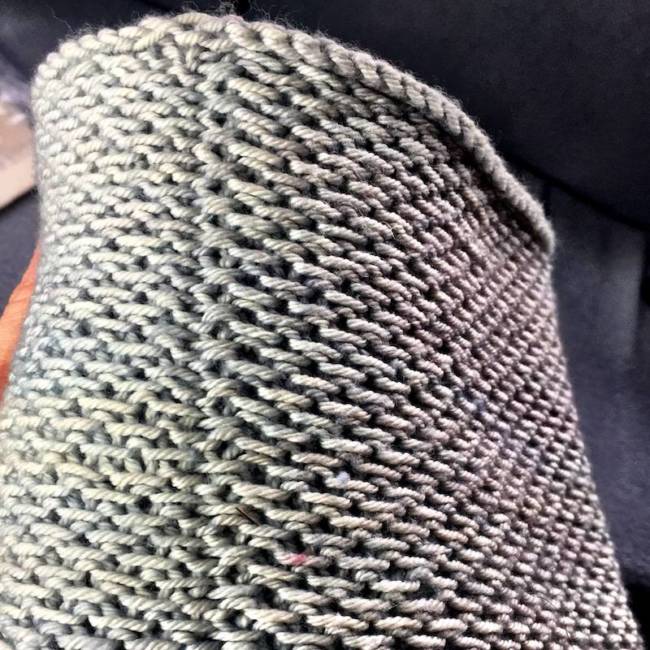 Helical Stripes in Garter Stitch! And on DPNs! – Modern Daily Knitting