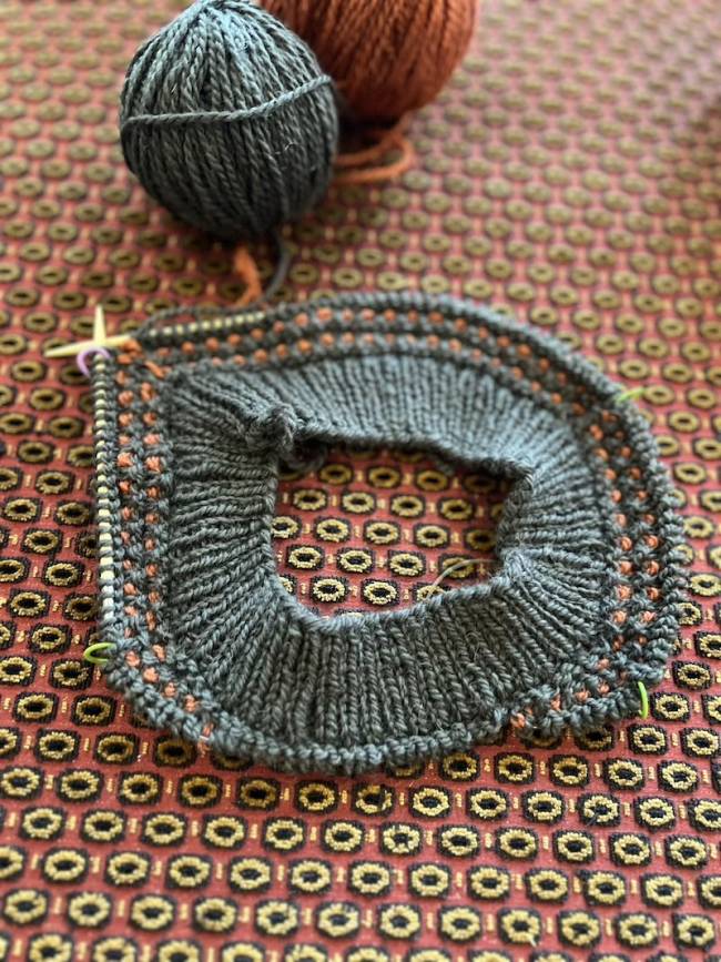 The Waffling Raglan – Modern Daily Knitting