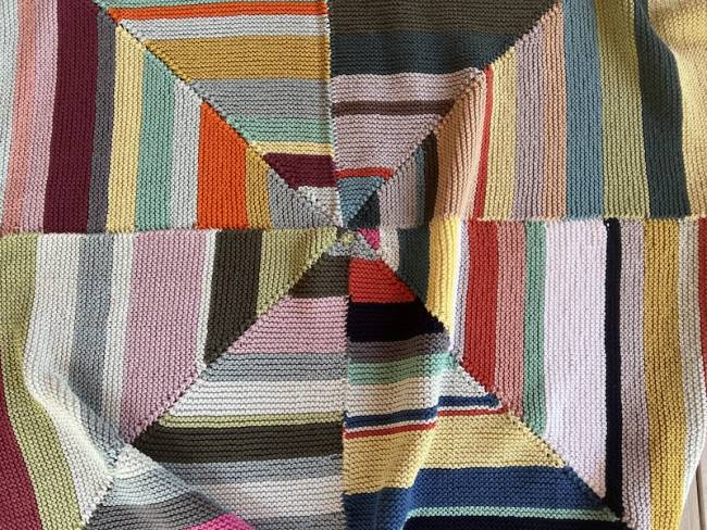 How to Mattress Stitch on Garter Stitch – Modern Daily Knitting